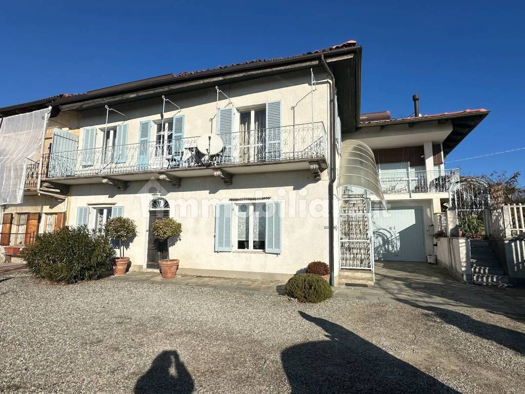 Vendita Villa bifamiliare in Strada Crosa 23 Castellamonte. Buono stato ...
