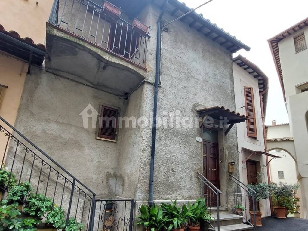 Vendita Appartamento Terni. Trilocale in via Carlo Stocchi 5. Buono ...