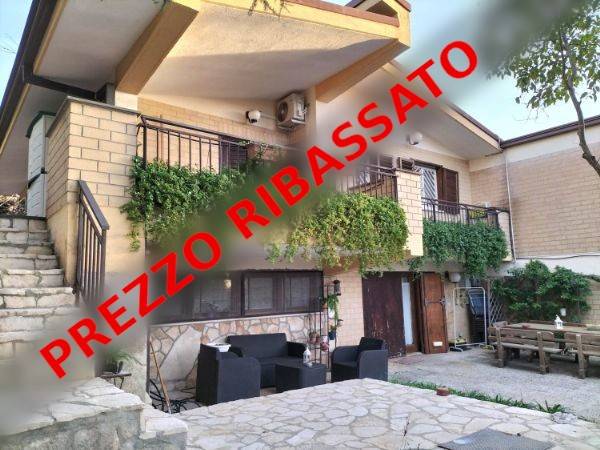 Sale Two-family villa in via Villaggio Lagobattaglia 49 Cassano delle ...