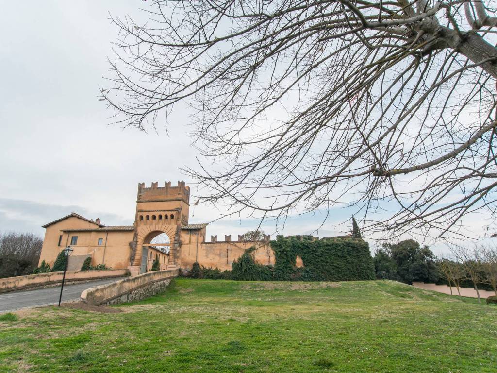 Vendita Appartamento in via Tiberina. Roma. Ottimo stato, piano terra ...