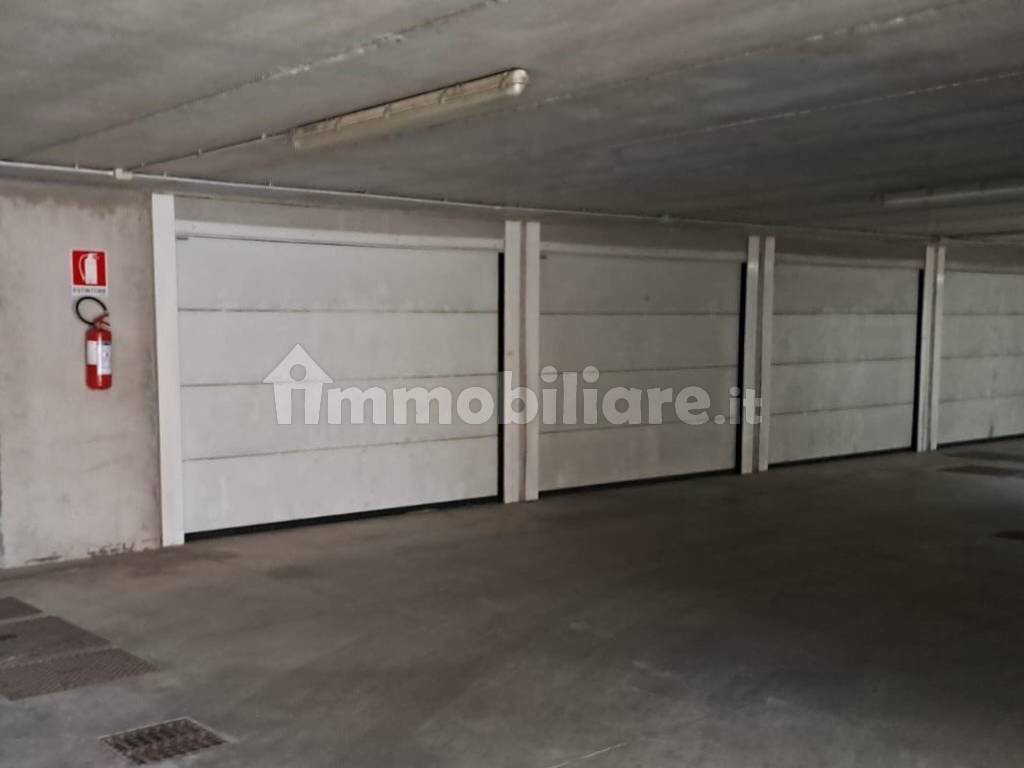 Garage - Box via Villa Paradiso, Cornate d'Adda, Rif. 117643901 ...