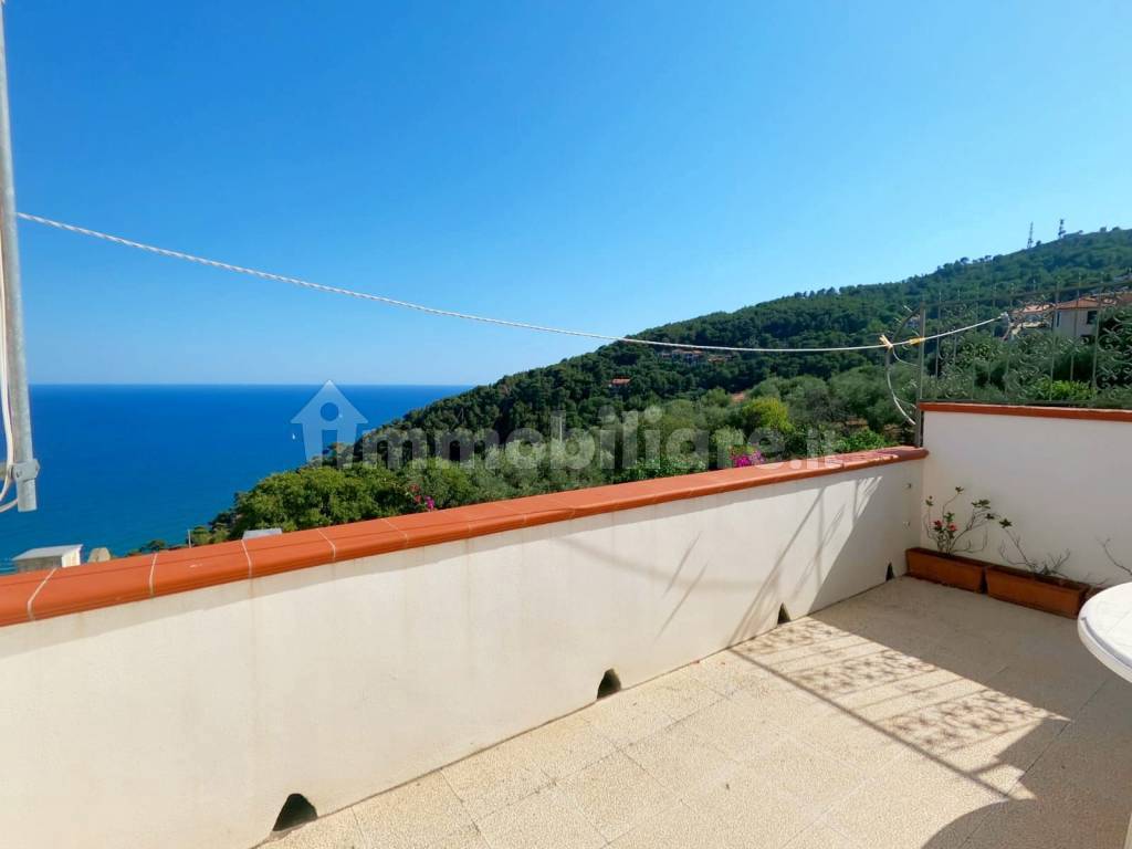 Vendita Appartamento Andora. Trilocale in Località Rollo. Buono stato ...