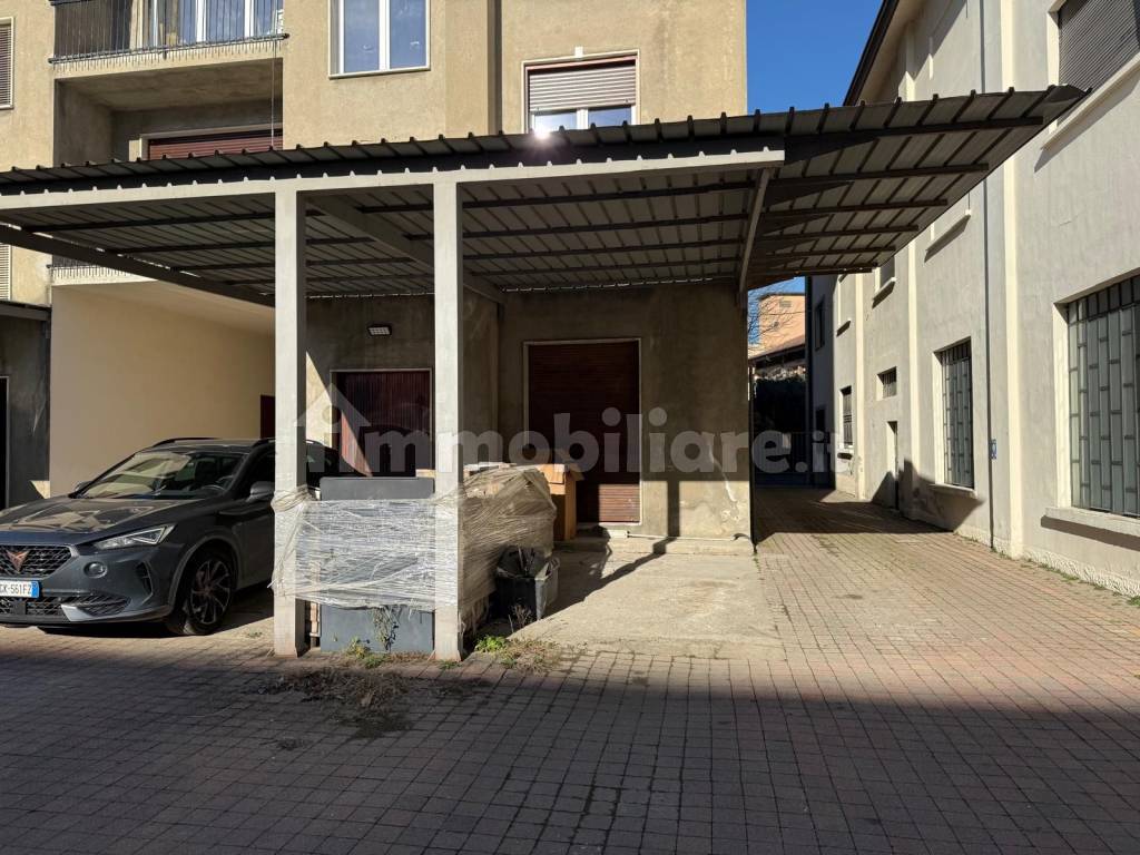 Magazzino - Deposito via Molino 6, Meda, Rif. 117726705 - Immobiliare.it