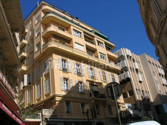 Vendita Appartamento Monaco. Trilocale in 3, av. Saint Charles. Ottimo ...