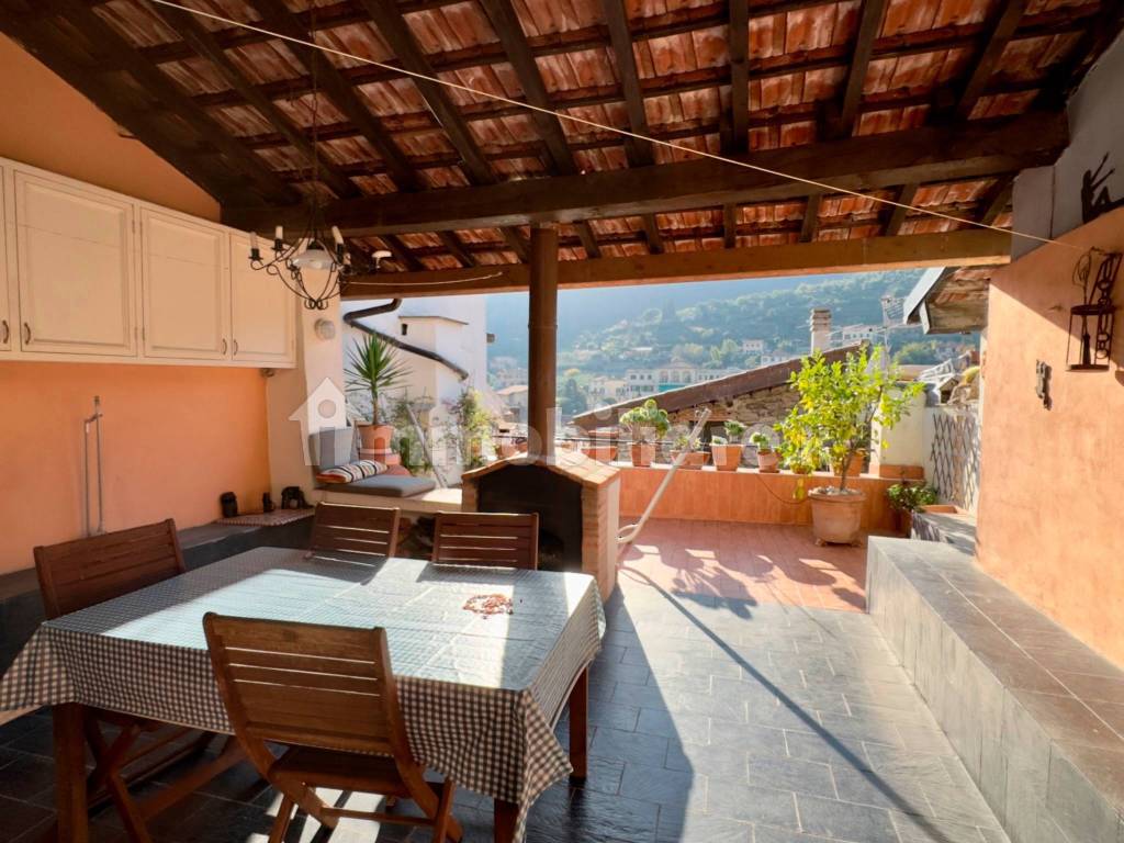 Vendita Appartamento in via Forno. Dolceacqua. Ottimo stato, su più ...