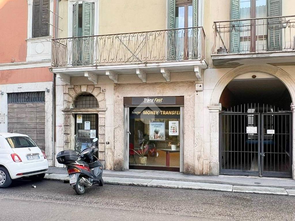 Locale commerciale via San Nazaro 43, Verona, Rif. 117821455 ...