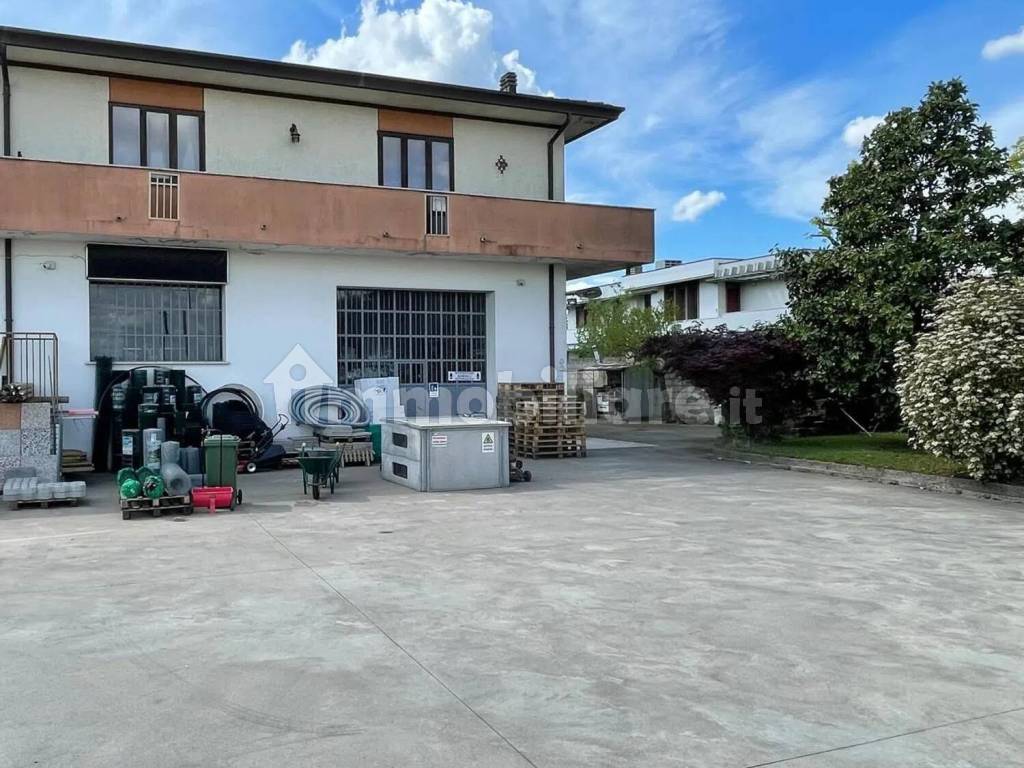 Vendita Villa unifamiliare in via Delle Industrie, 7 Villa Estense ...