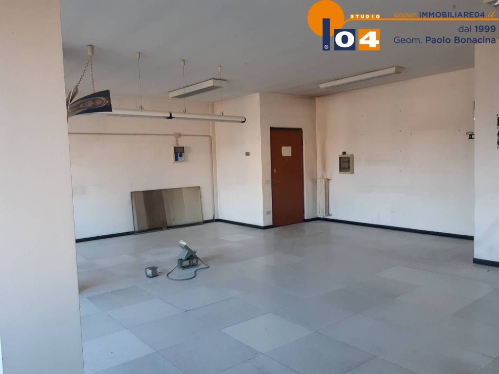 Ufficio - Studio via Antonio Monti, Seveso, Rif. 117849933 - Immobiliare.it