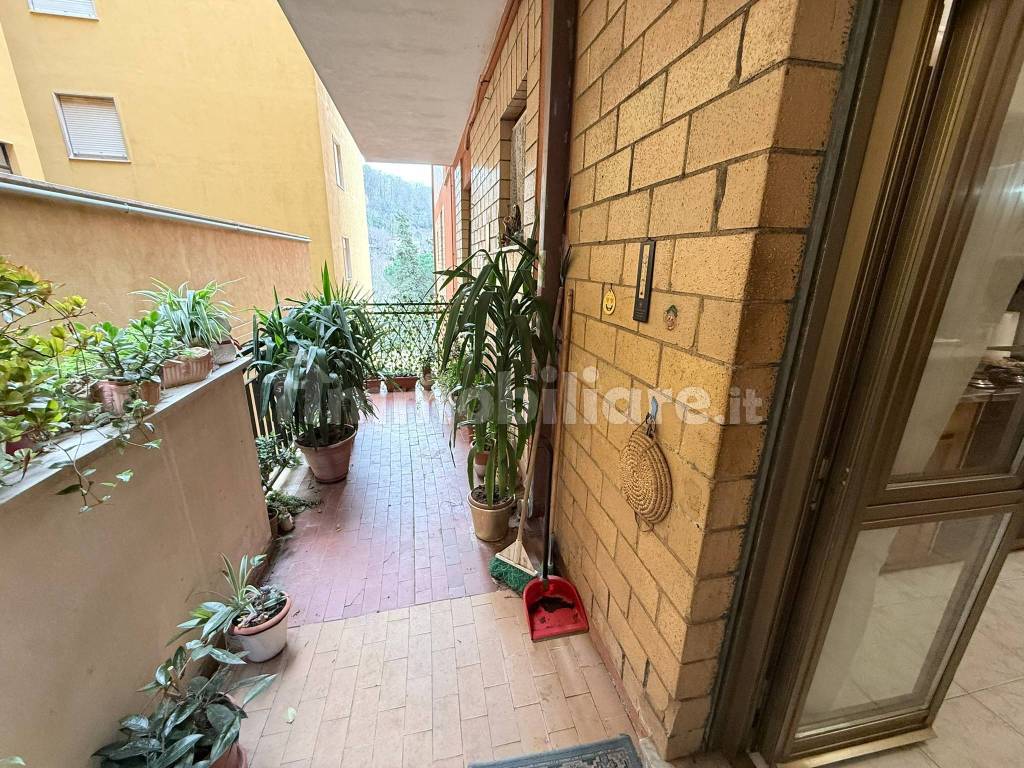 Vendita Appartamento Allumiere. Bilocale in via Teodolfo Mertel. Buono ...