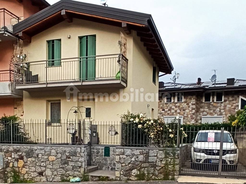 Vendita Villa a schiera Berzo Inferiore. Nuova, posto auto, con balcone ...