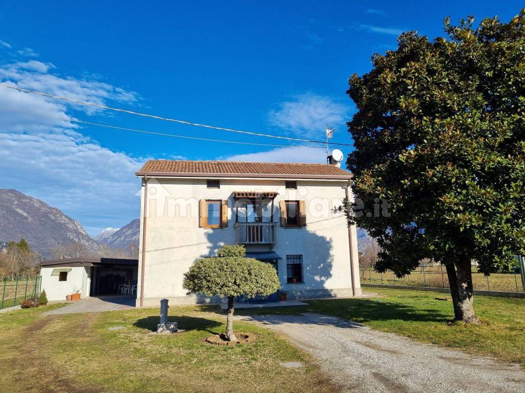 Sale Single family villa in via San Daniele 122 Gemona del Friuli. Good ...