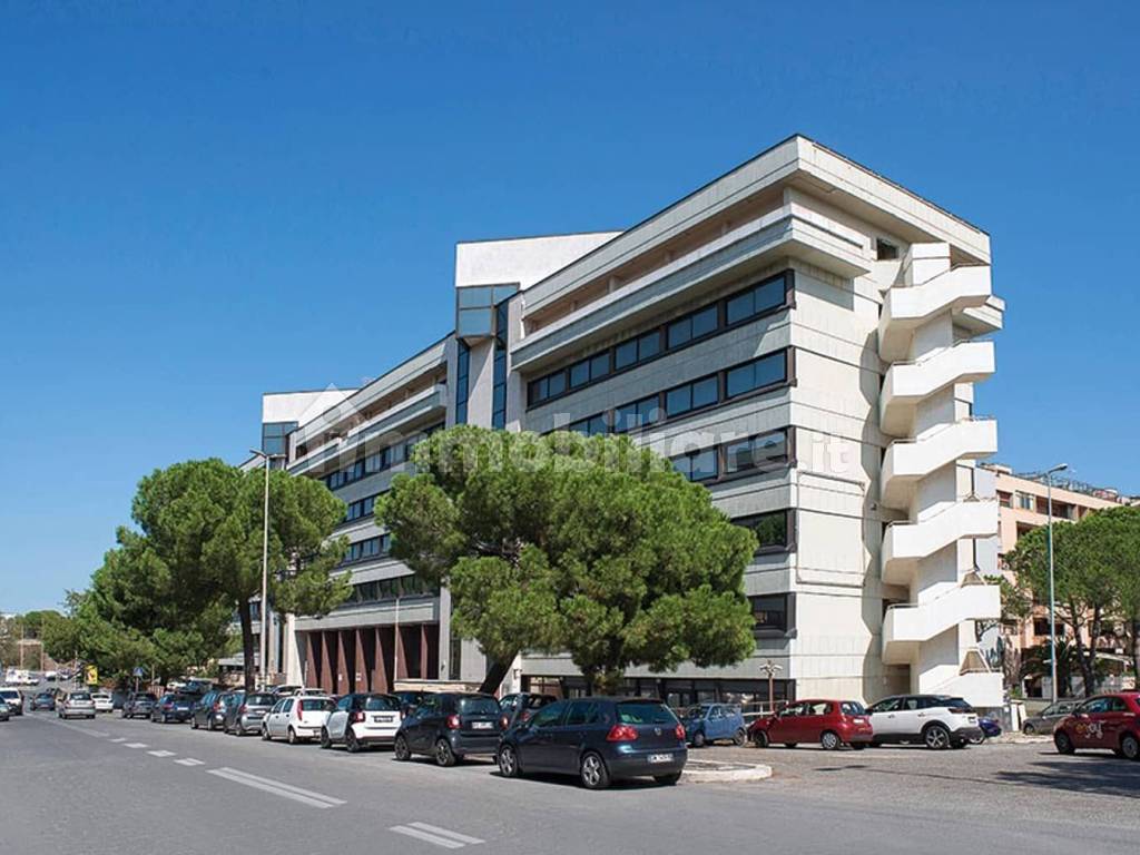 Ufficio - Studio via Mario Bianchini, 60, 00142, Roma, Rif. 117941573 - Immobiliare.it