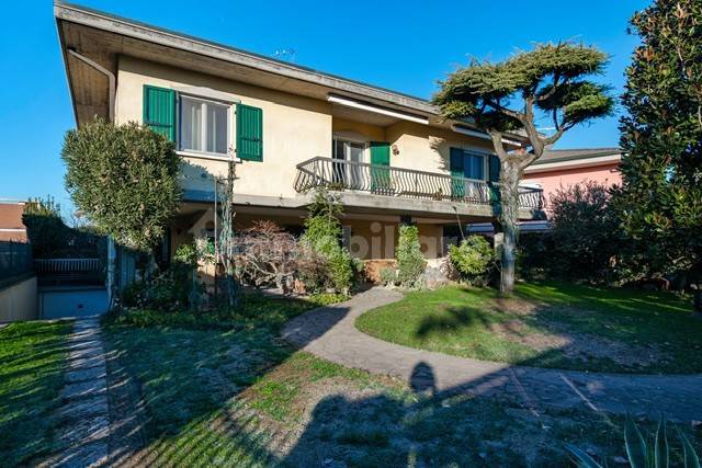 Vendita Appartamento in villa in via del Santuario Lonato del Garda. Buono stato, posto auto ...