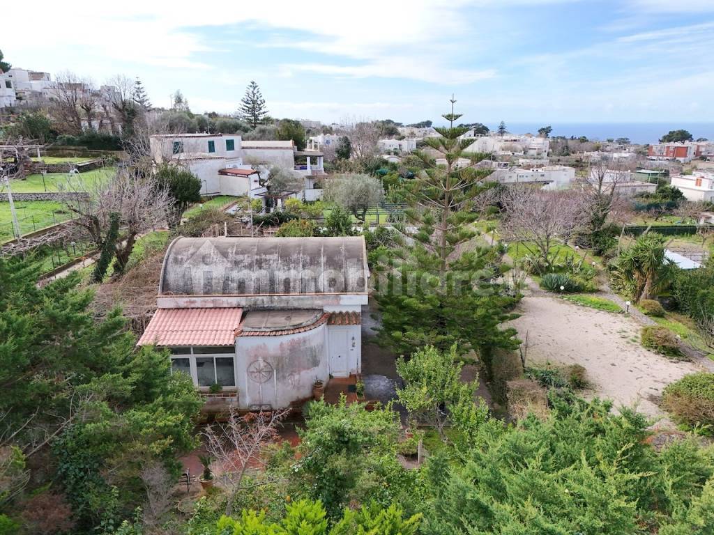 Sale Single family villa in via Li Campi Anacapri. To be refurbished ...