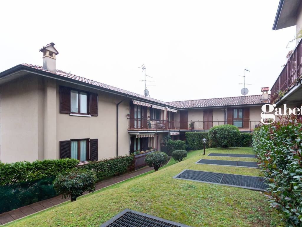 Vendita Appartamento Merate. Bilocale in via Oreste Bonfanti 18. Buono ...