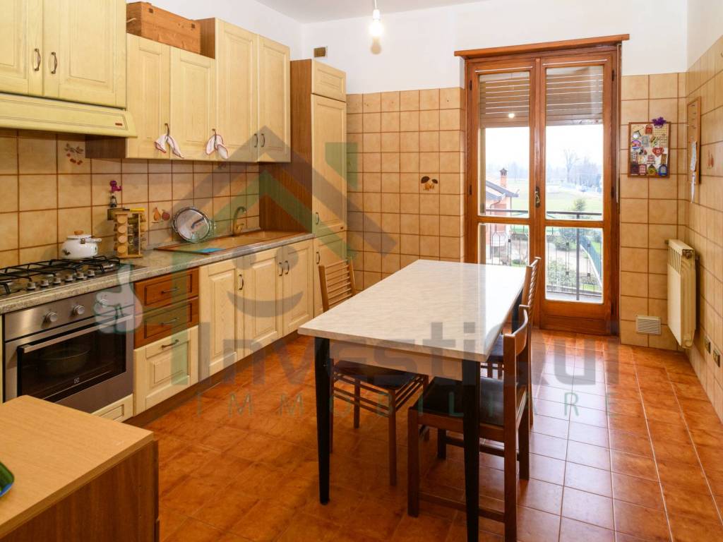 Vendita Appartamento in villa in via Corio San Carlo Canavese. Buono ...