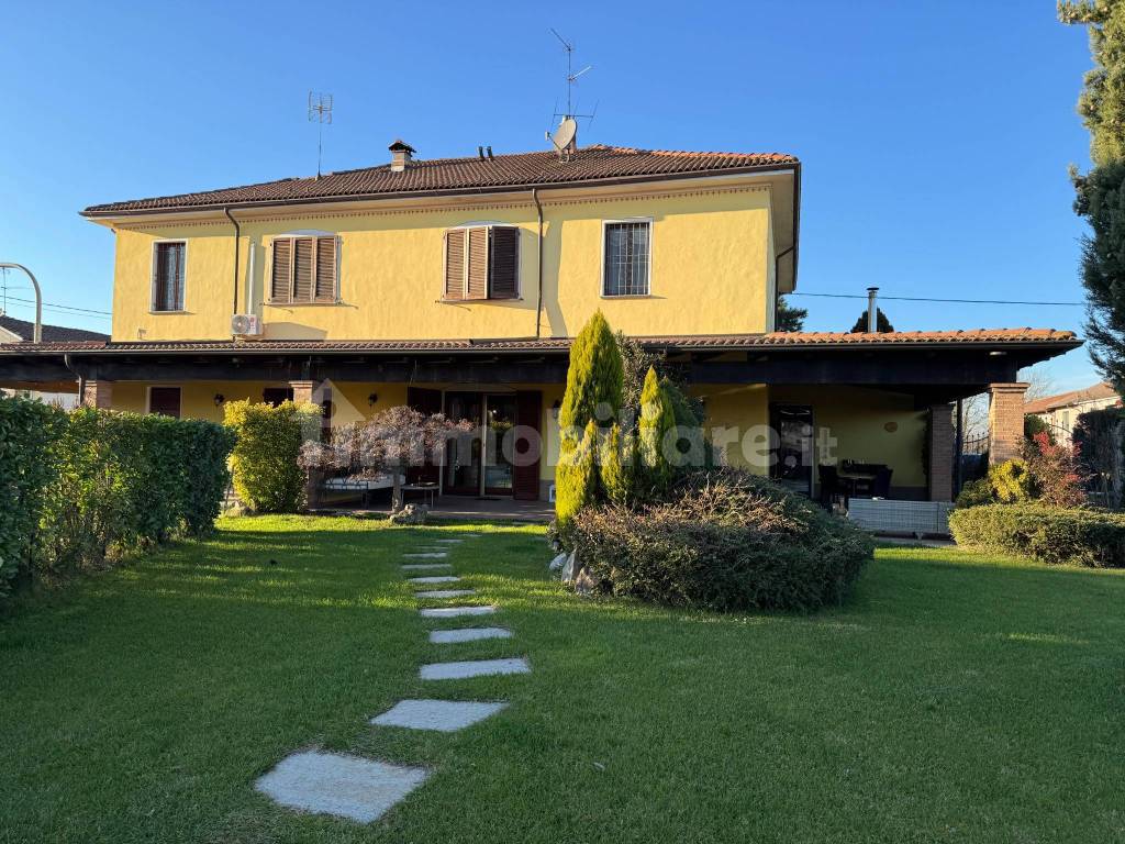 Vendita Terratetto unifamiliare in via Luigi Lodi Alessandria. Ottimo ...