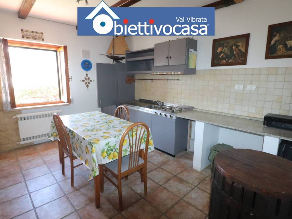 Affitto Appartamento Tortoreto. Trilocale in via Vascello. Buono stato ...