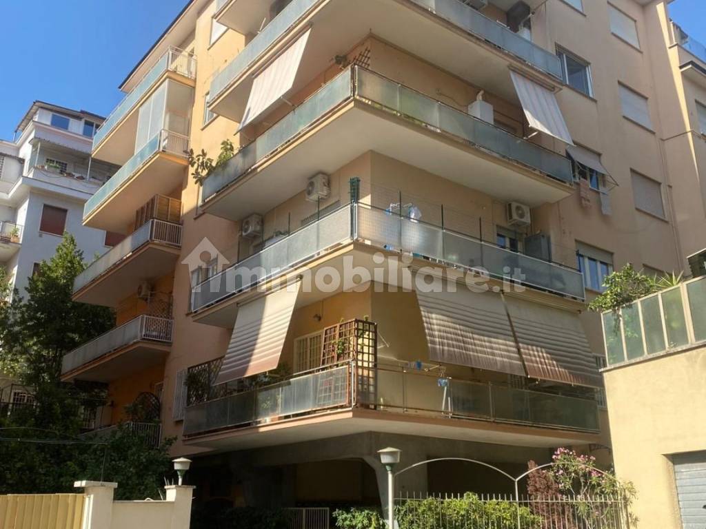 Vendita Appartamento Roma. Bilocale in via del Vascello. Buono stato ...