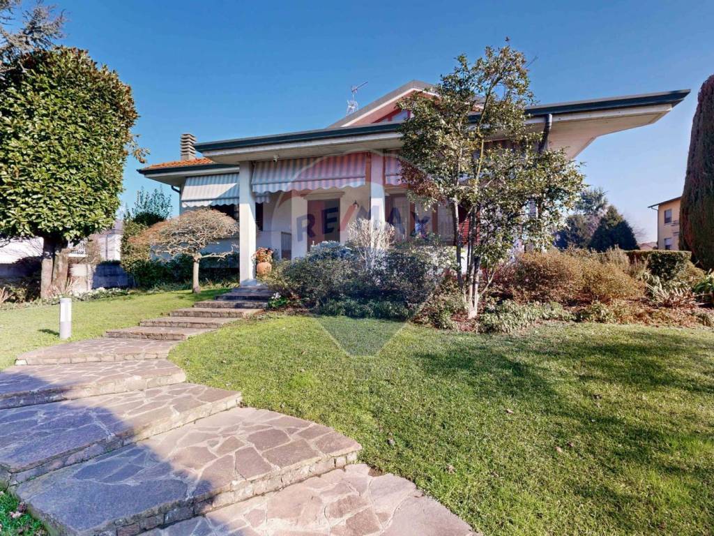 Vendita Villa unifamiliare Bellinzago Lombardo. Ottimo stato, posto ...