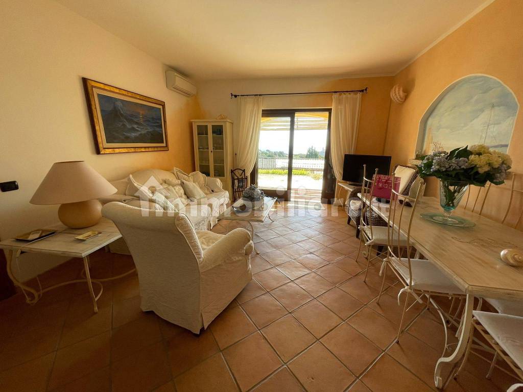 Vendita Villa a schiera in via del Cardellino Arzachena. Posto auto ...