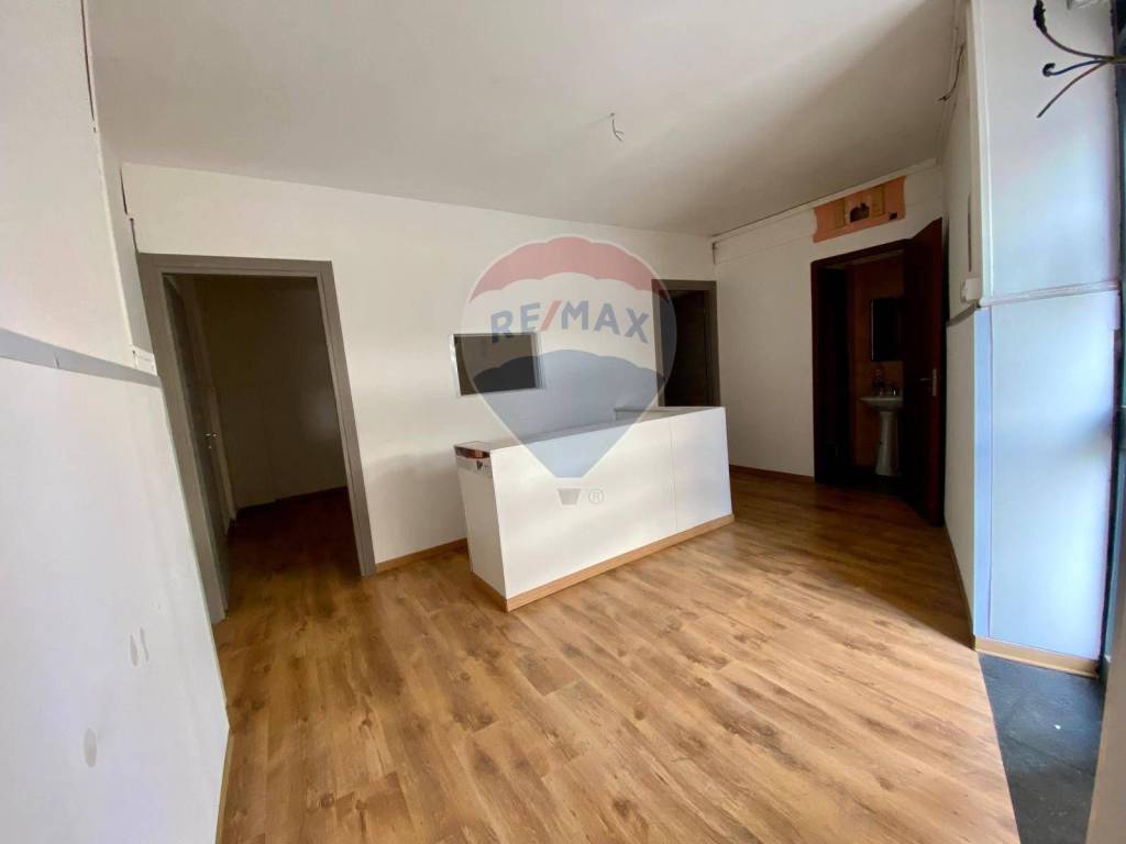 Locale commerciale via Vittorio Emanuele III 88, Lentini, Rif ...