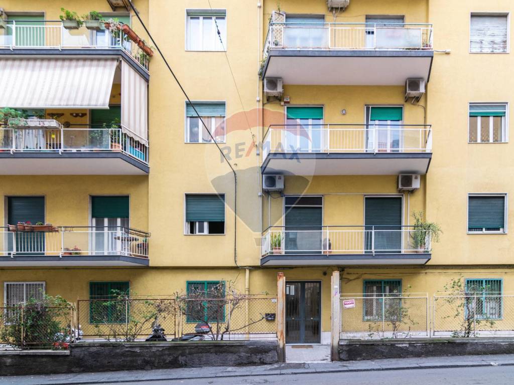 Vendita Appartamento in via Giuseppe Borrello 61. Catania. Buono stato ...