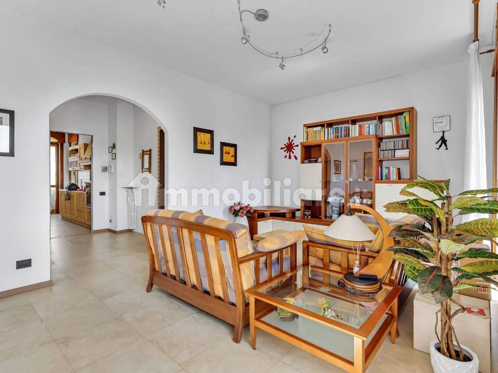 Vendita Appartamento Milano. Trilocale in piazza Tirana 6. Buono stato ...