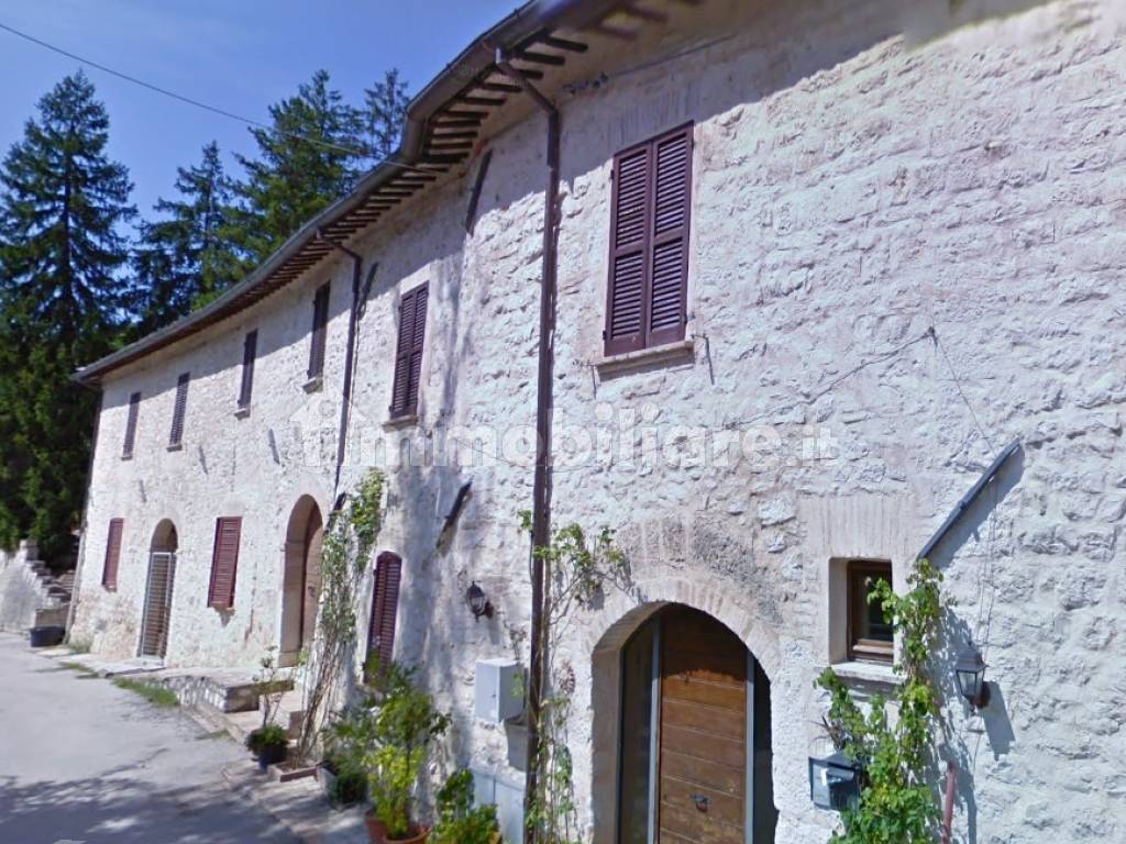 Palazzo - Edificio via Strada Vecchia, Foligno, Rif. 118274037 ...