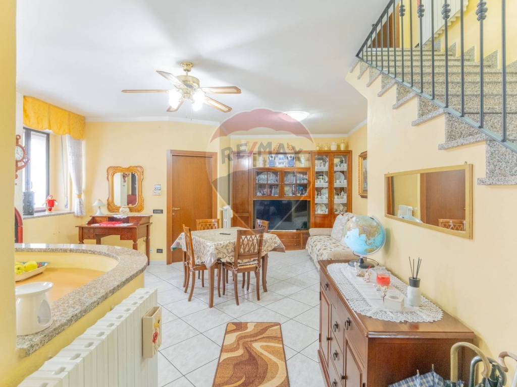 Vendita Terratetto plurifamiliare in Palestro 10 Busto Arsizio. Ottimo ...