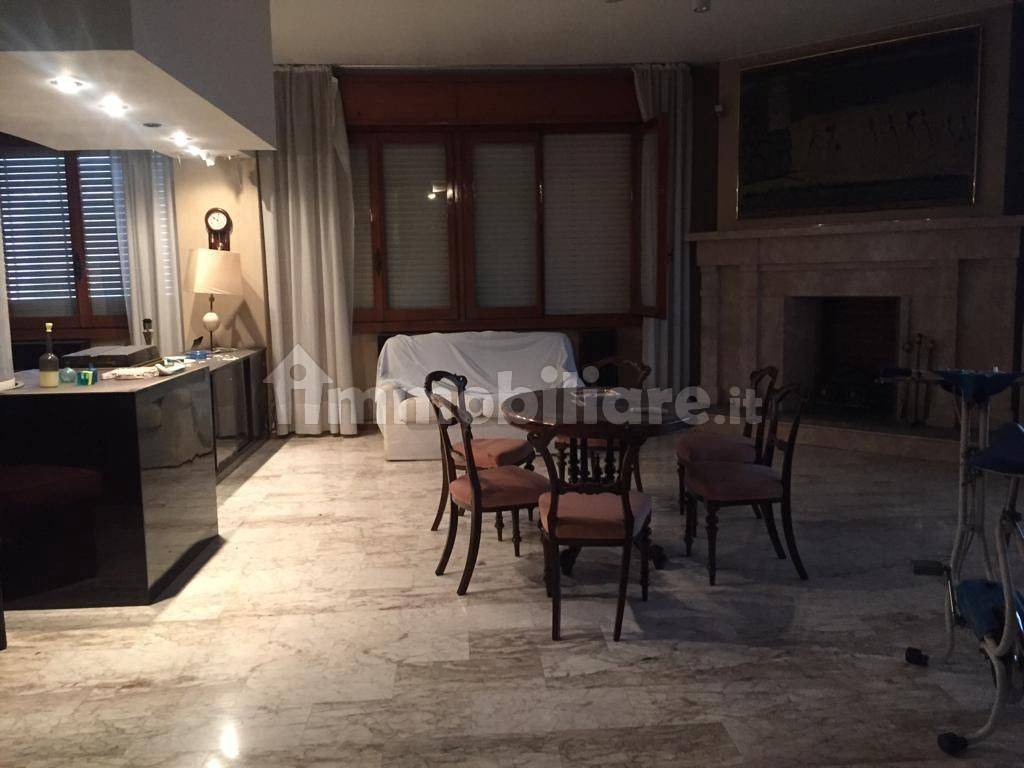 Palazzo - Edificio via Fredda, Turbigo, Rif. 118334029 - Immobiliare.it