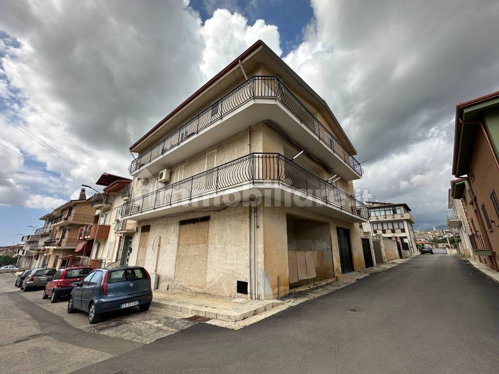Vendita Appartamento in via Thomas Alva Edison. Partinico. Buono stato ...