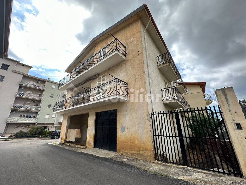 Vendita Appartamento in via Thomas Alva Edison. Partinico. Buono stato ...