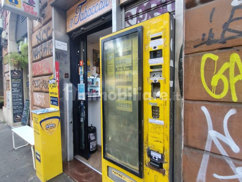 Tabaccheria via Marmorata, Roma, Rif. 118437437 - Immobiliare.it