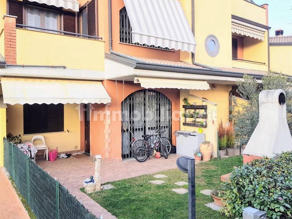 Vendita Appartamento Lurano. Trilocale in via A. Manzoni. Ottimo stato ...