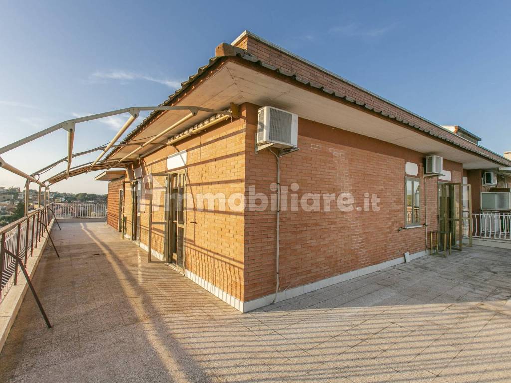 Vendita Appartamento in via Gaetano Lodi 42. Mentana. Da ristrutturare ...