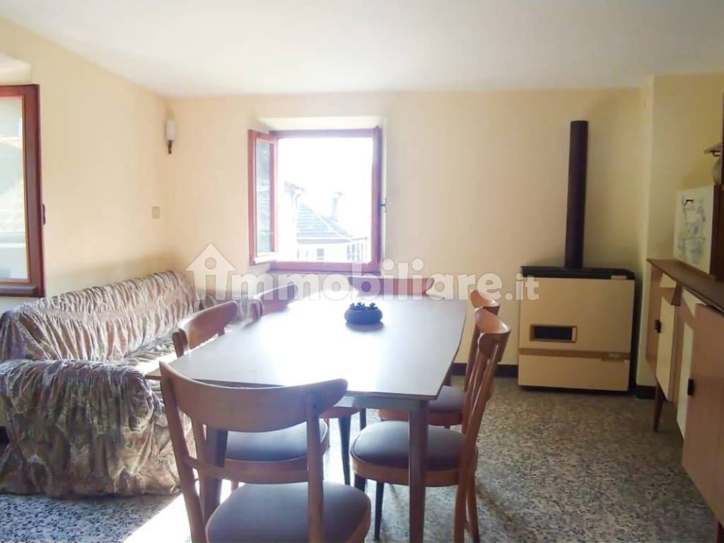 Vendita Terratetto unifamiliare in via Zucca 15 Arola. Da ristrutturare ...
