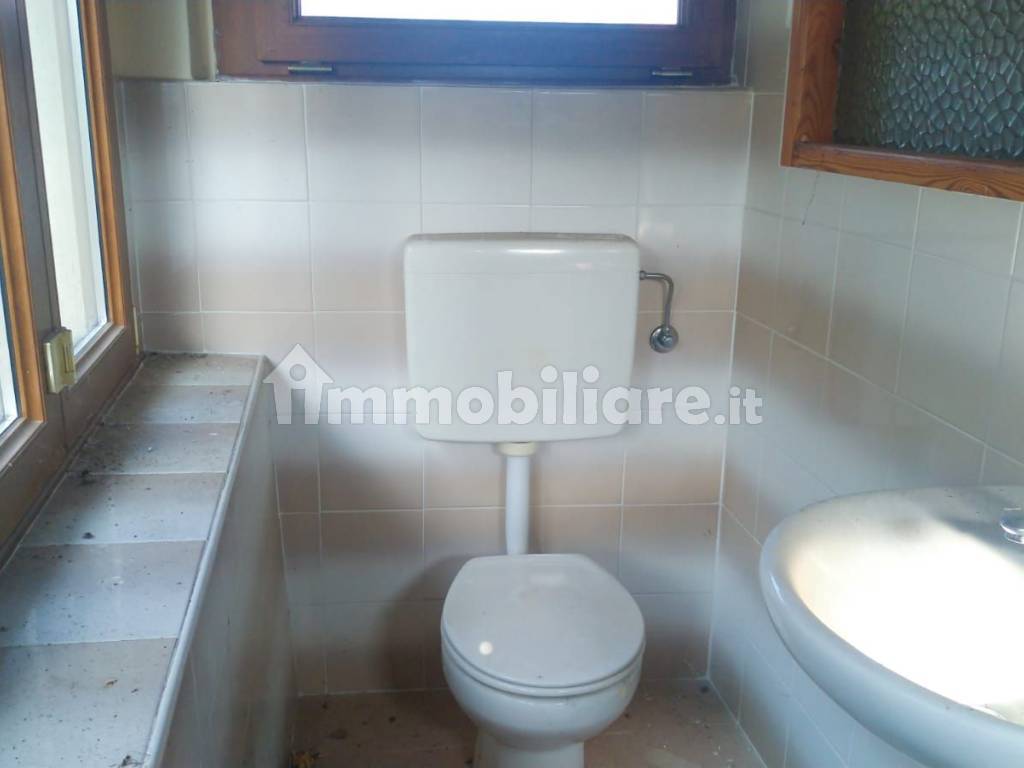 Vendita Terratetto unifamiliare in via Zucca 15 Arola. Da ristrutturare ...