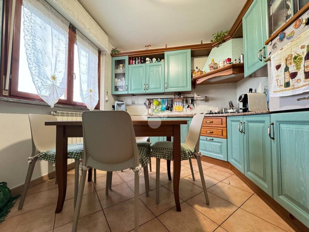 Vendita Appartamento Cameri. Trilocale in via Goffredo Mameli 9. Buono ...