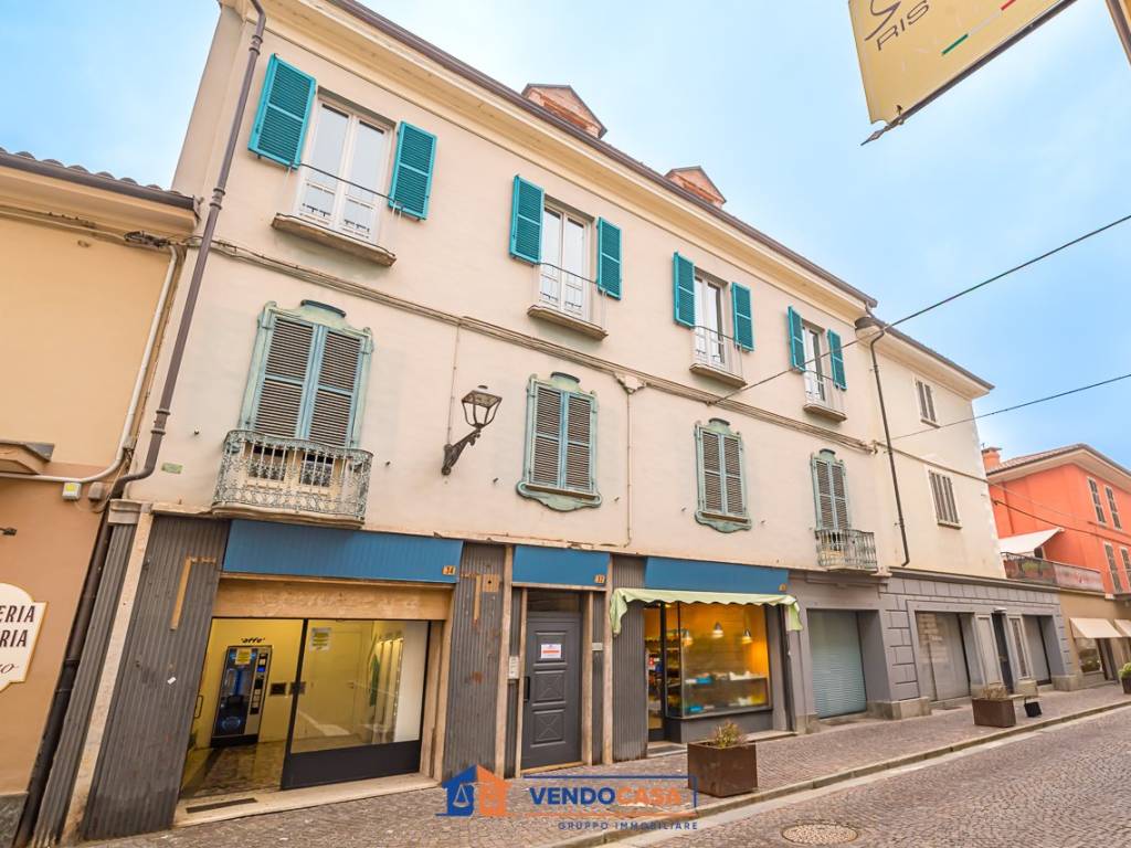 Vendita Appartamento Busca. Bilocale in via Umberto I 32. Ottimo stato ...