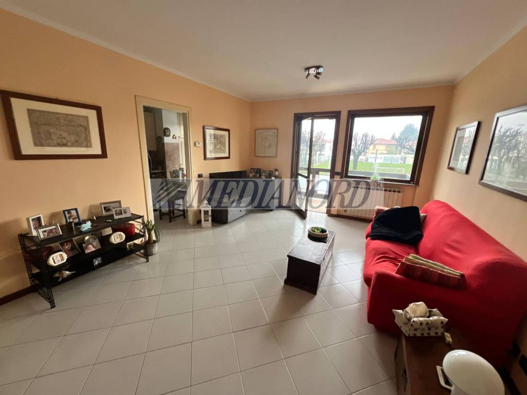 Rent Apartment Bergamo. 4-room flat in via de grassi. First floor ...