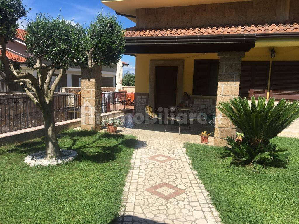 Vendita Villa a schiera in via Belvedere San Potito Ultra. Ottimo stato ...