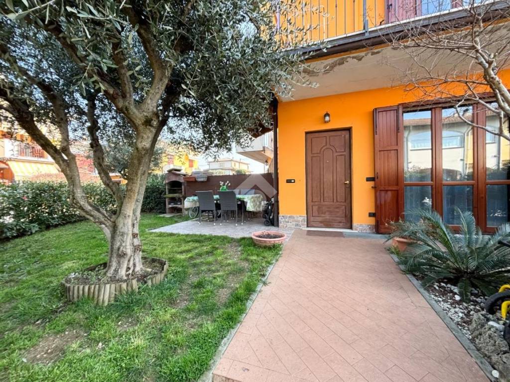Vendita Villa a schiera in via Borgo del Nespolo 4 Passirano. Ottimo ...