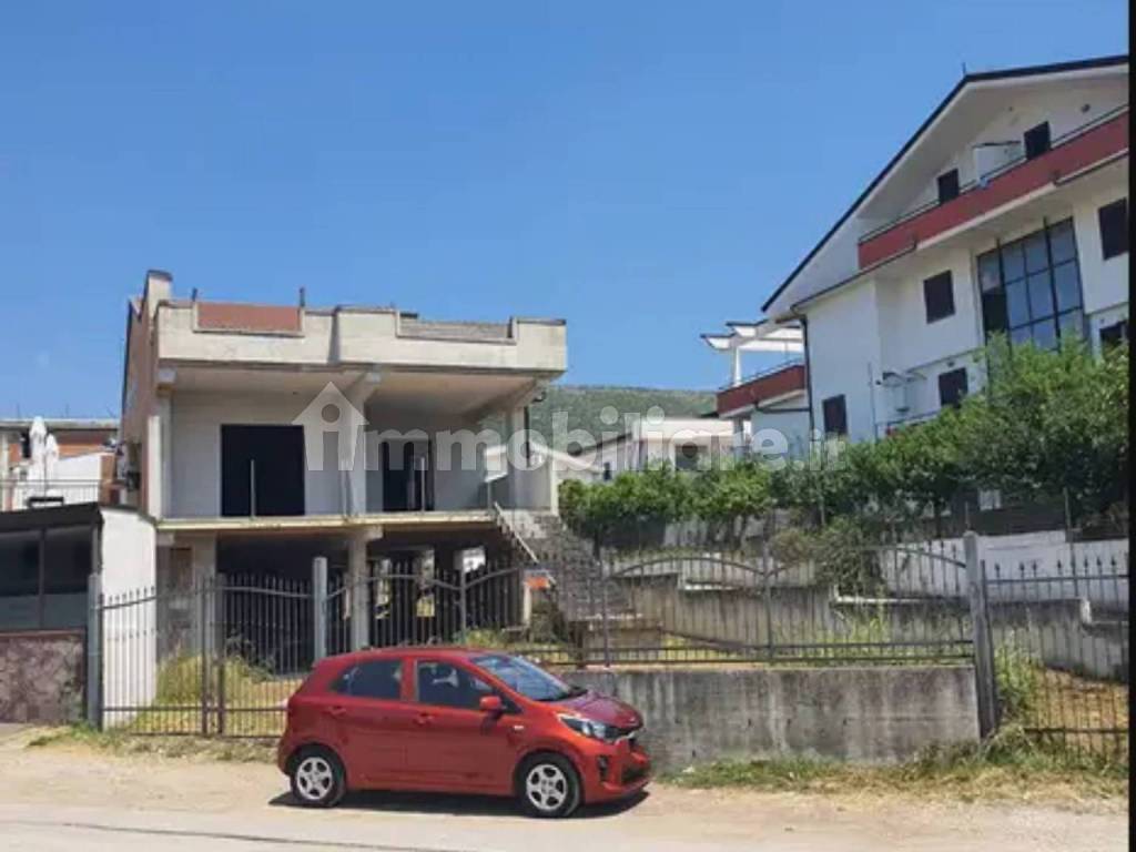 Vendita Terratetto unifamiliare in via Triflisco Bellona. Da ...