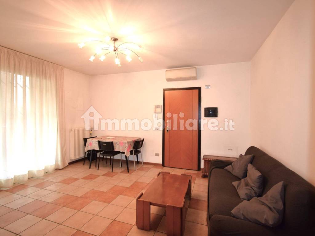 Affitto Appartamento Parma. Trilocale in via Ferdinando Angelo Maria ...