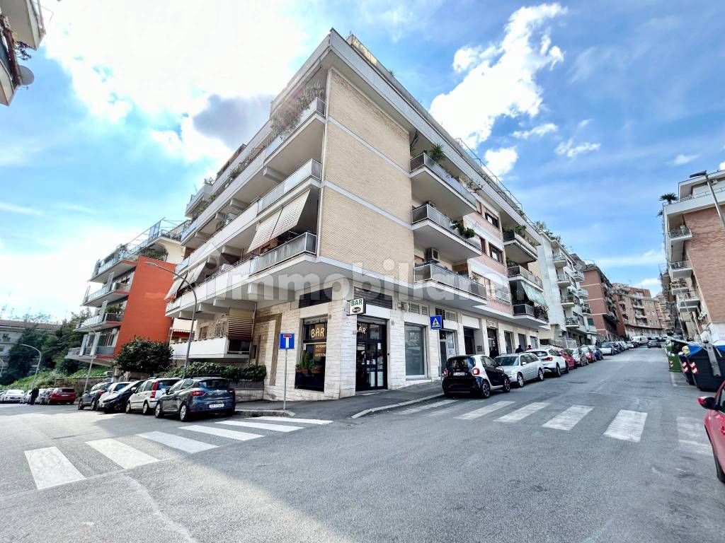 Locale commerciale via dei Savorelli 40, Roma, Rif. 118677613 ...