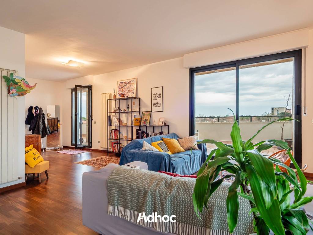 Sale Penthouse in via Angelo Brunetti 2 Fano. Good condition, parking ...