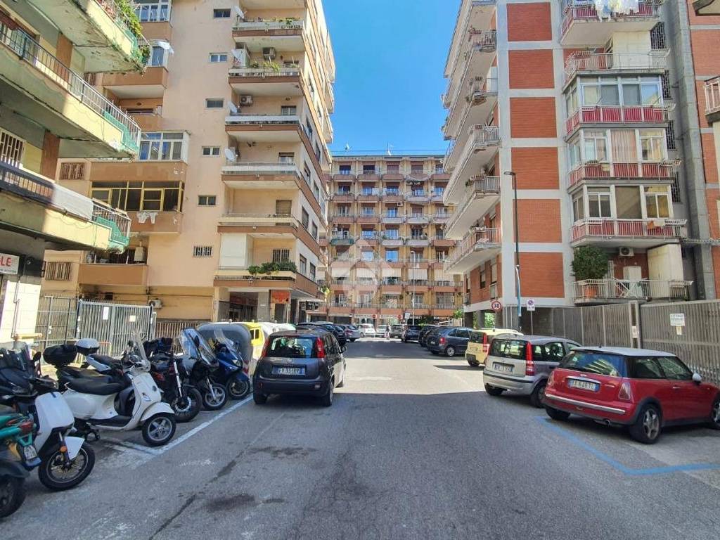Locale commerciale via Adolfo Omodeo 33, Napoli, Rif. 118713565 ...