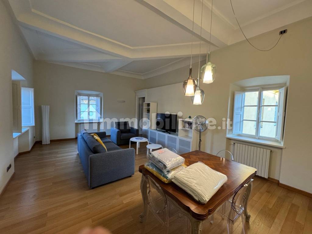 Affitto Appartamento Lucca. Quadrilocale in via della Rosa. Ottimo ...