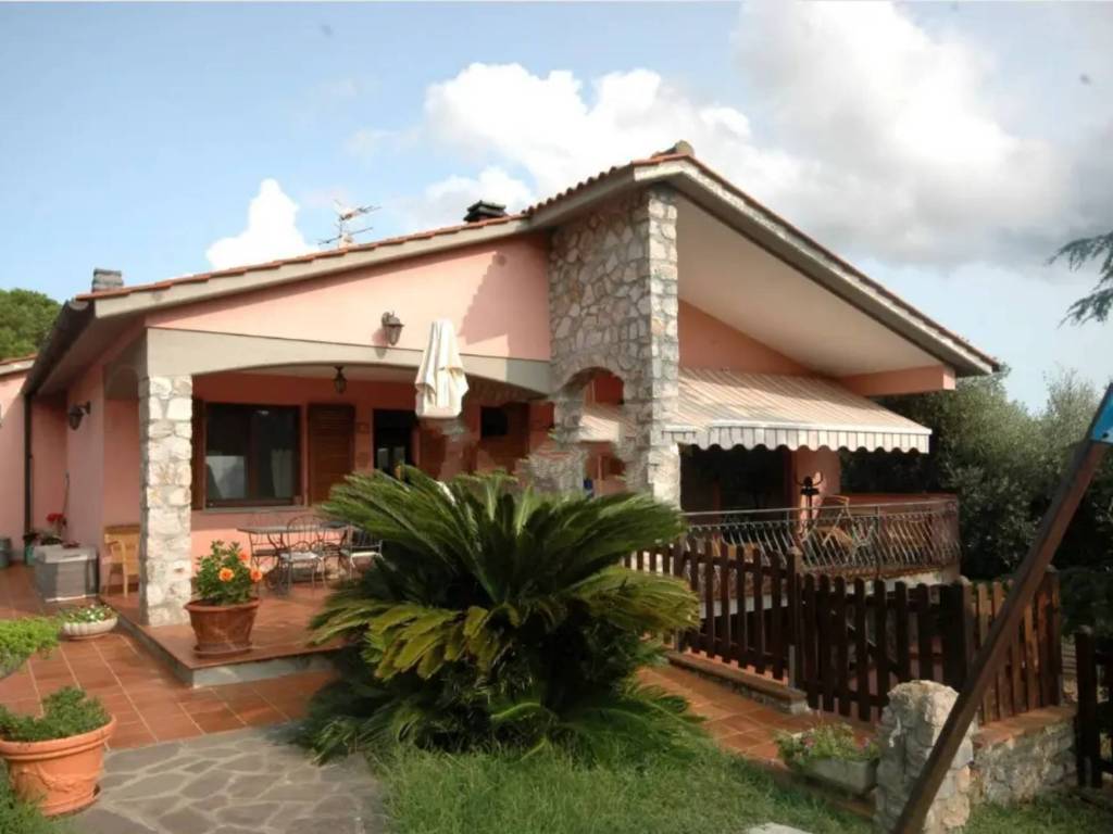 Vendita Villa unifamiliare in Località Capannone Portoferraio. Buono ...